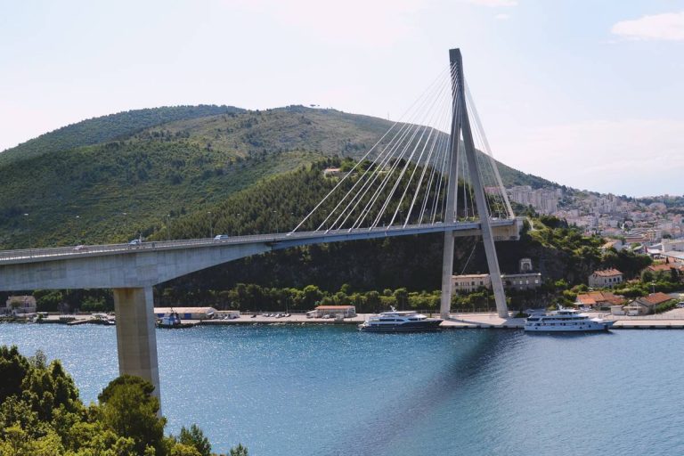 ZBOG JAKOG VJETRA Most dr. Franja Tuđmana zatvoren za prvu skupinu vozila - DuList