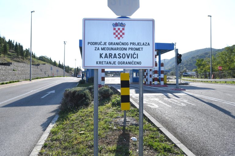 Crnogorke ukrale mobitel i parfem, jedna uhićena na Karasovićima - DuList