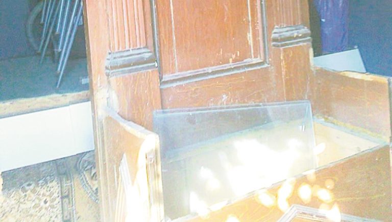 Pretur i njegova stolica - DuList