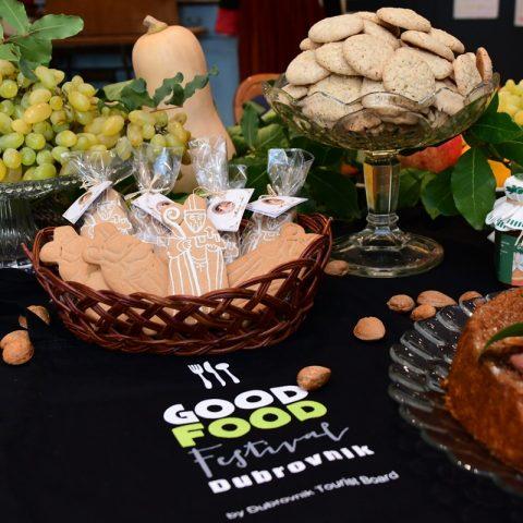 [FOTO/VIDEO] Medenjak sv. Vlaha po recepturi iz 1902. godine, evo kako ...